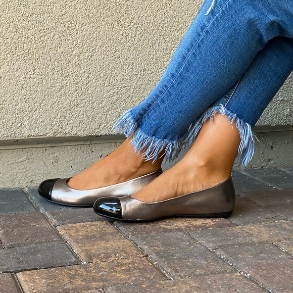 SoftWalk | Shoes | Silver Distressed Leather Cap Toe Ballerina Flats ...